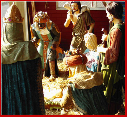 Elfhelp Christmas Prop Hire - Sleigh & Nativity